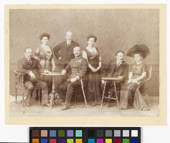 Der Pianist und Komponist Alfred Grünfeld (1852-1924) (ganz links) und ...