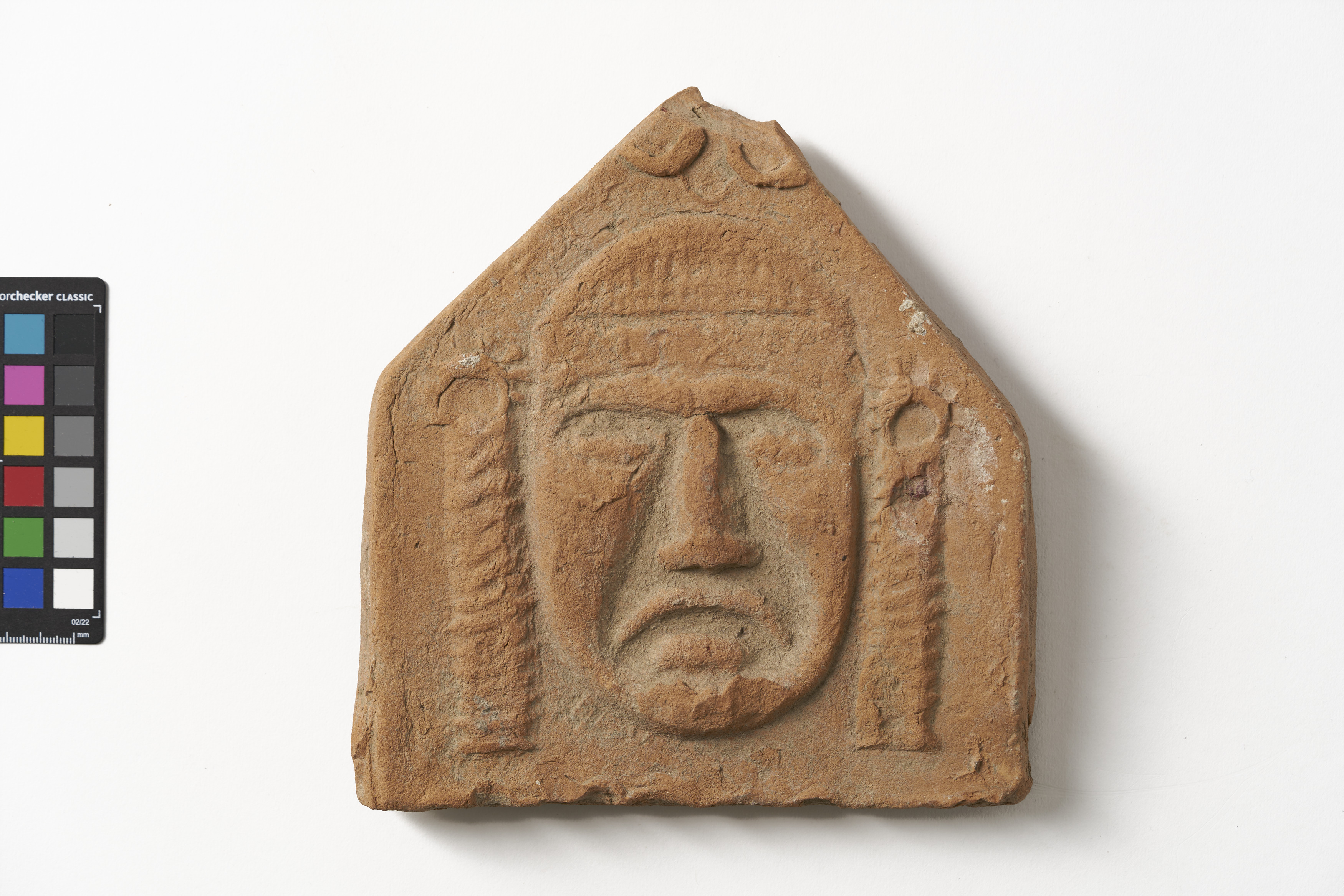 Stirnziegel (Antefix) der 10. Legion – Wien Museum Online Sammlung