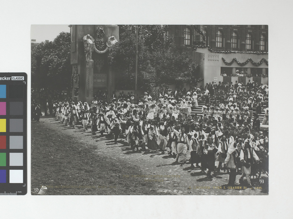 Der Kaiser-Huldigungs-Festzug, Wien 1908. 21. Nationalitaeten-Gruppen ...