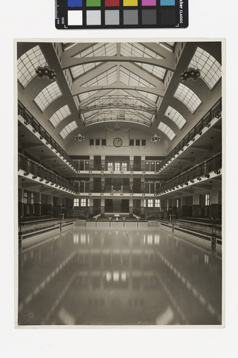 10., Reumannplatz 23 - Amalienbad - Schwimmhalle – Wien Museum Online ...