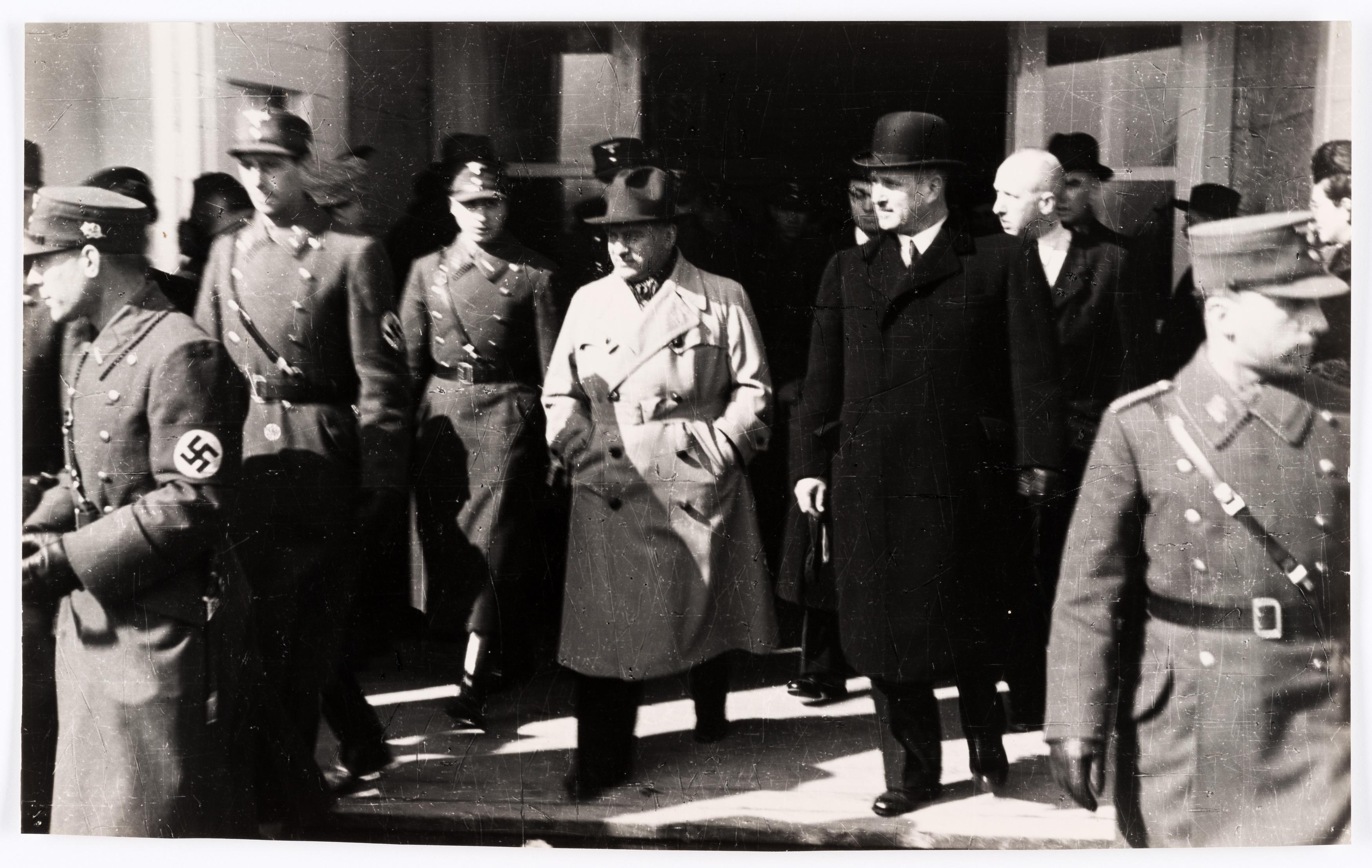 "Gauleiter Josef Bürckel beim Besuch der Wiener Messe" "Gauleiter Josef ...