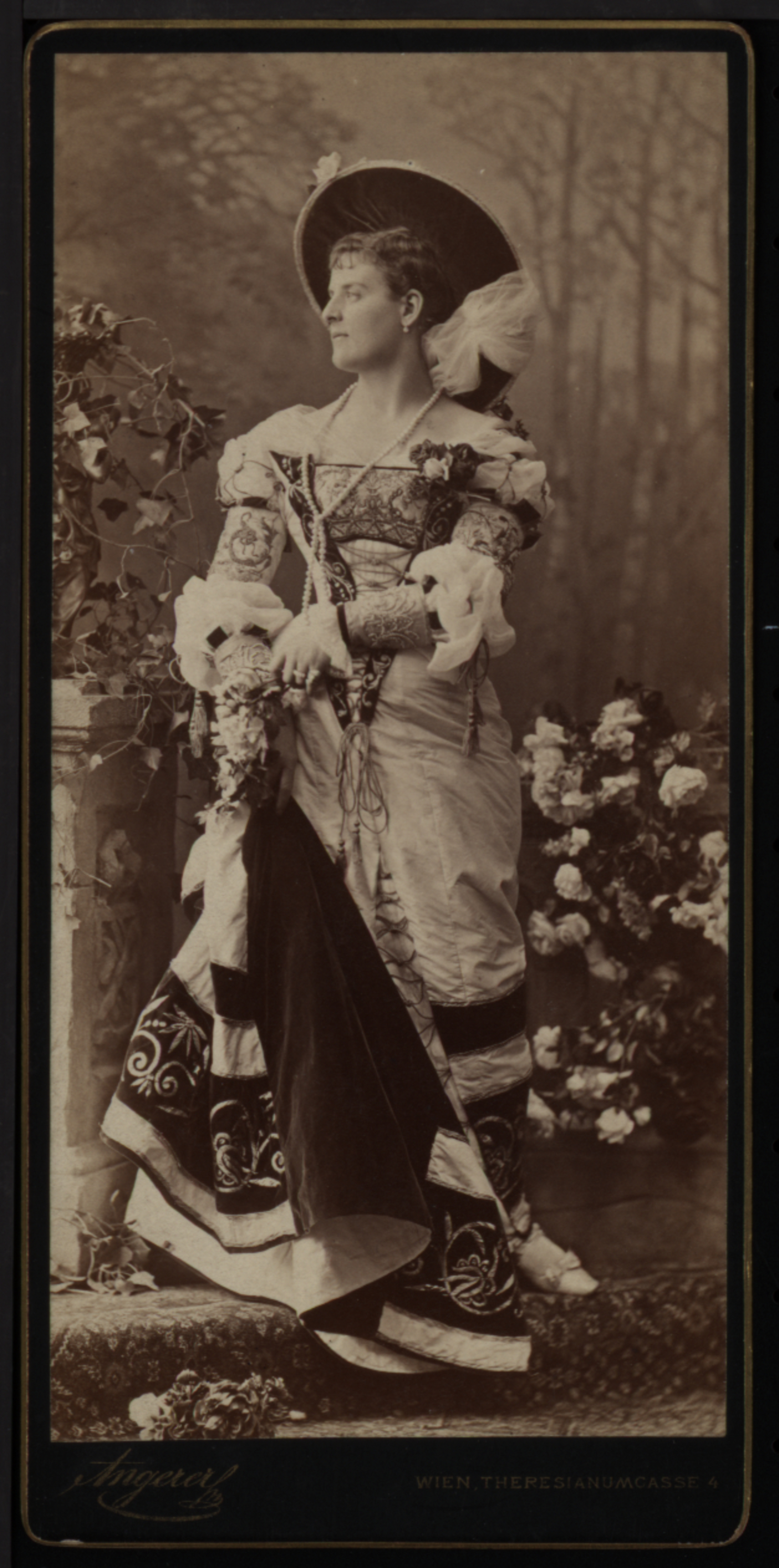 Rosa Schaffer beim Makartfestzug 1879, Gruppe "Gartenbau" – Wien Museum ...