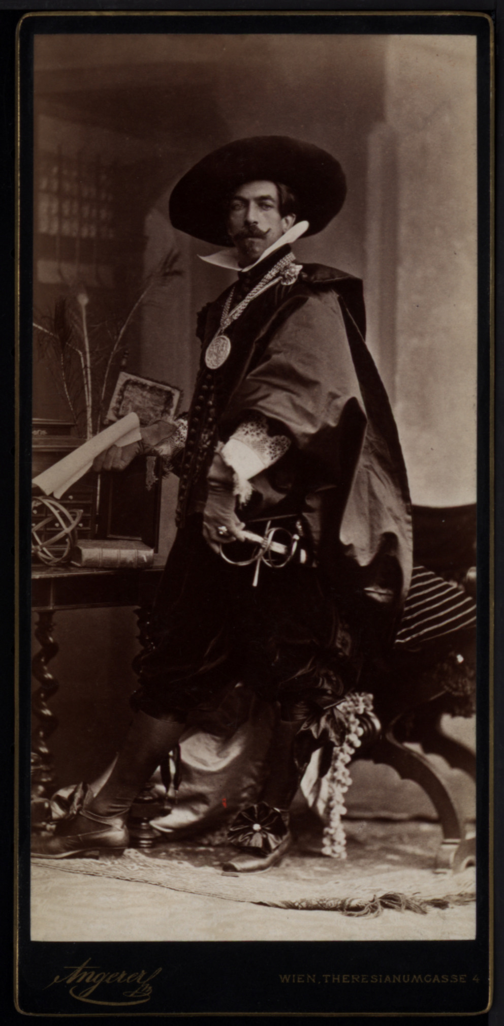 Hermann Giesel, Architekt im Kostüm zum Makartfestzug 1879 – Wien ...