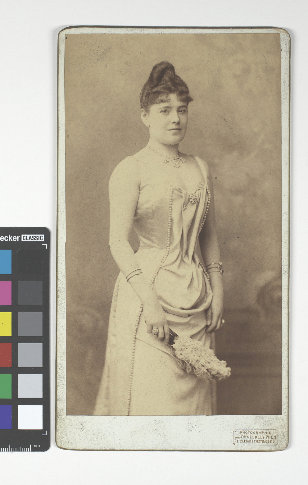 Wilhelmine „Minna“ Rathner (verehe. Kupka, 1863-1913), Tänzerin (rückseitig eigenhändige Widmung ...