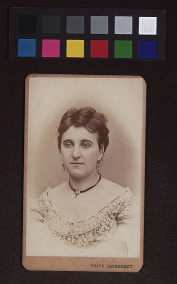Anna Marek (gest. 1911), Operettensängerin – Wien Museum Online Sammlung