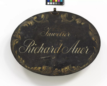 Geschäftsschild "Juwelier Richard Auer" – Wien Museum Online Sammlung