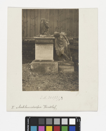 10., Matzleinsdorfer Katholischer Friedhof - Grabstein – Wien Museum Online Sammlung