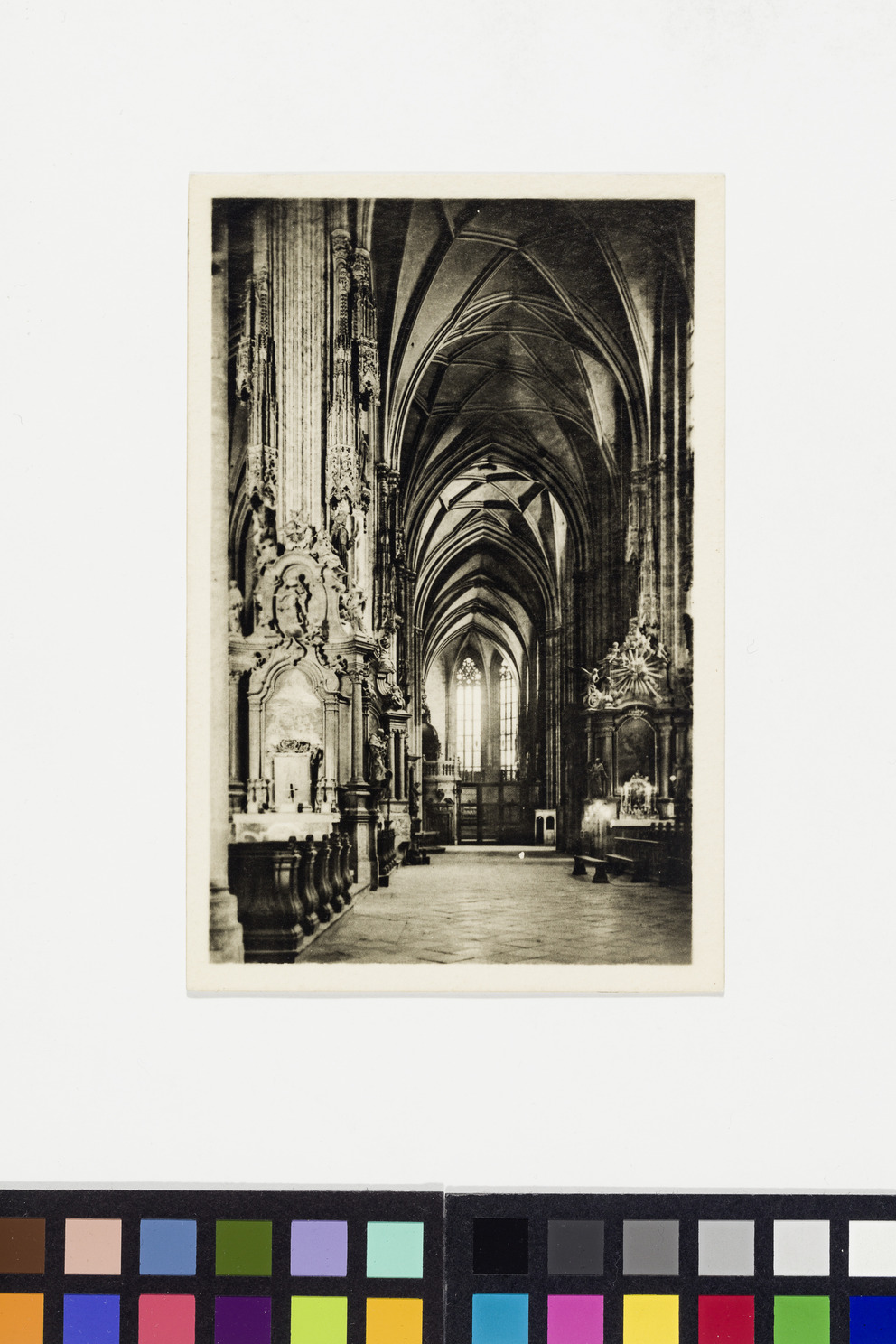 1., Stephansplatz 1 - Stephansdom - Innenansicht - rechtes Seitenschiff ...