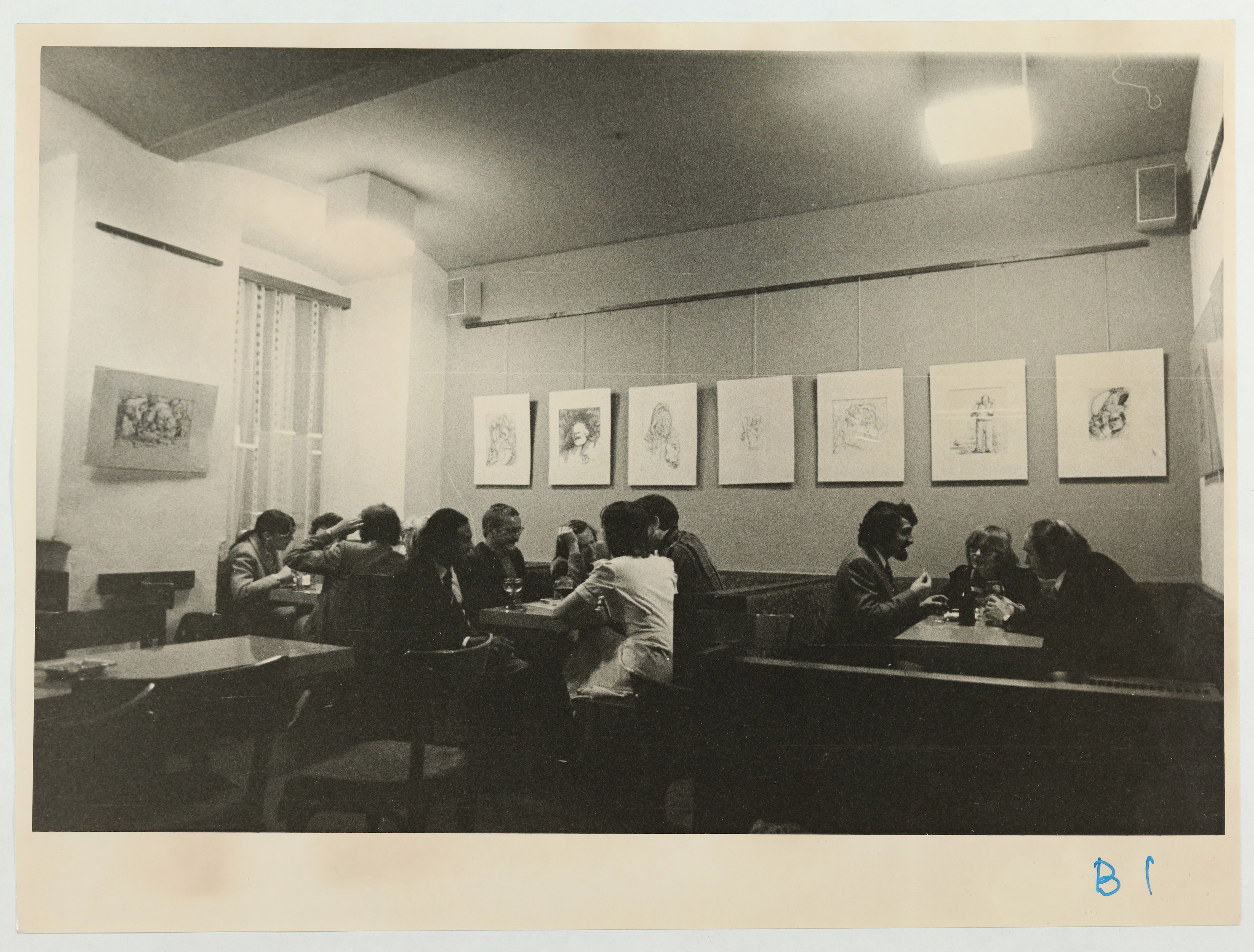 Ausstellung Michael Tiritas (3. von rechts), Gasthaus Gaunersdorfer (12 ...